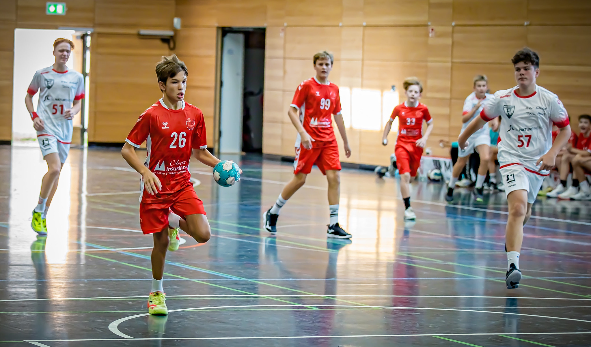Die ersten Punkte! JSG mit starker Heimpremiere - JSG Handball Köln